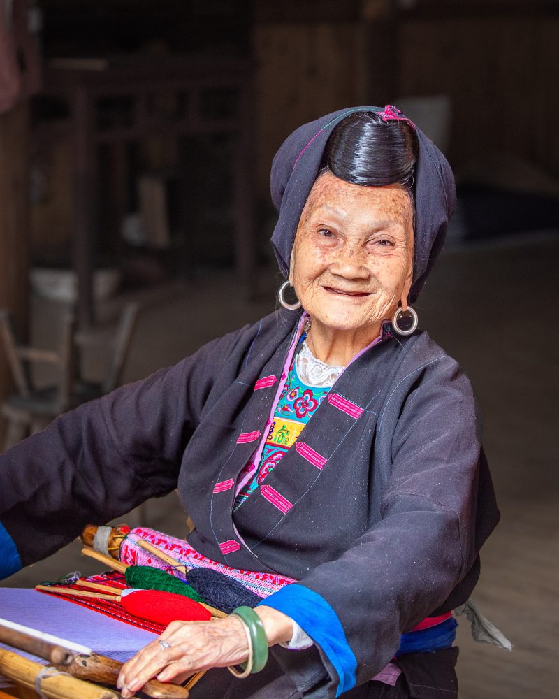 Long hair village Huangluo: the Red Yao minority - NomadicMacs
